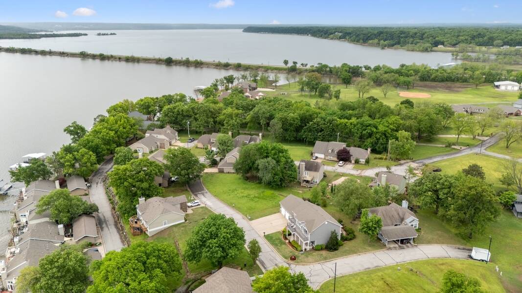 Lakefront Home For Sale on Lake Hudson- Pryor, OK | Pryor, Mayes County ...